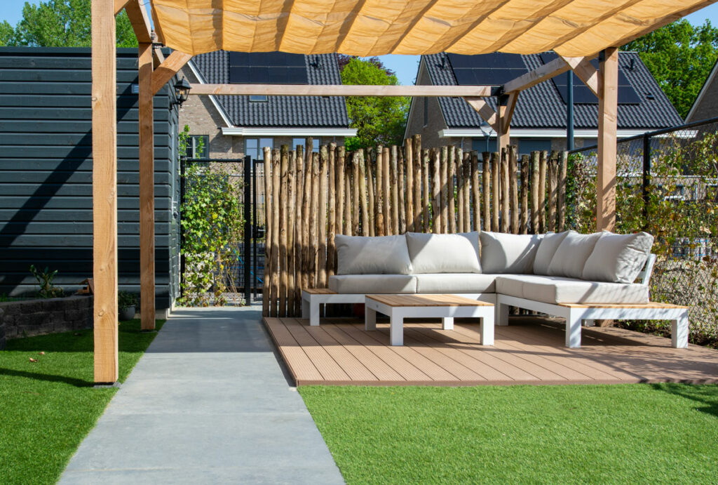 REFERENTIE: VLONDERTERRAS MET BANK - Evo-Wood.com